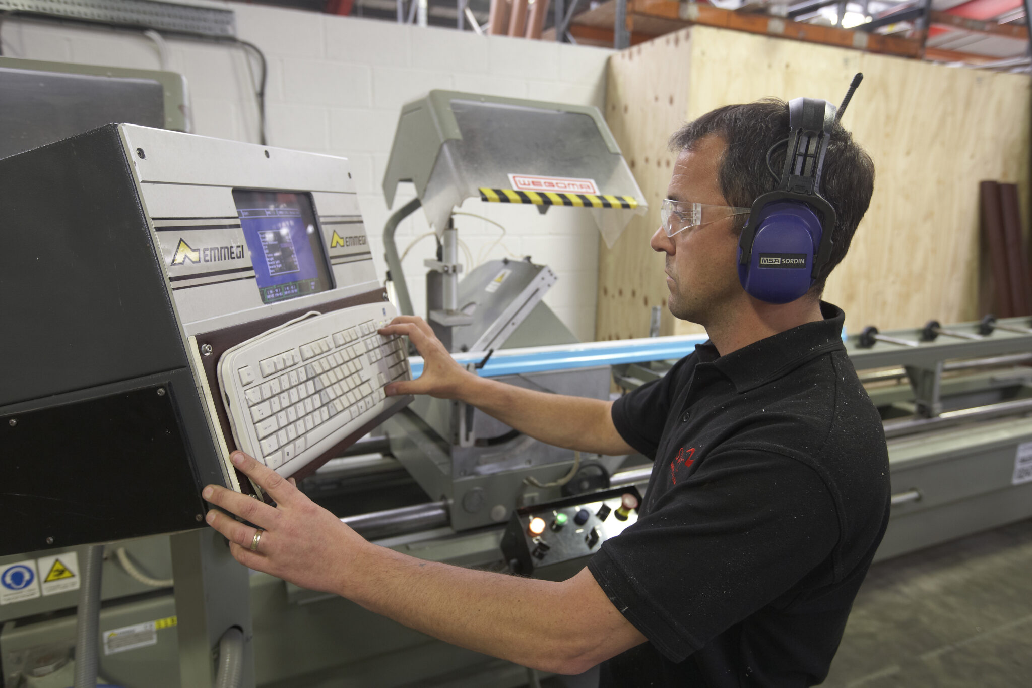 SWC Trade Frames chooses Decalu - Deceuninck PVC-U Windows & Doors UK